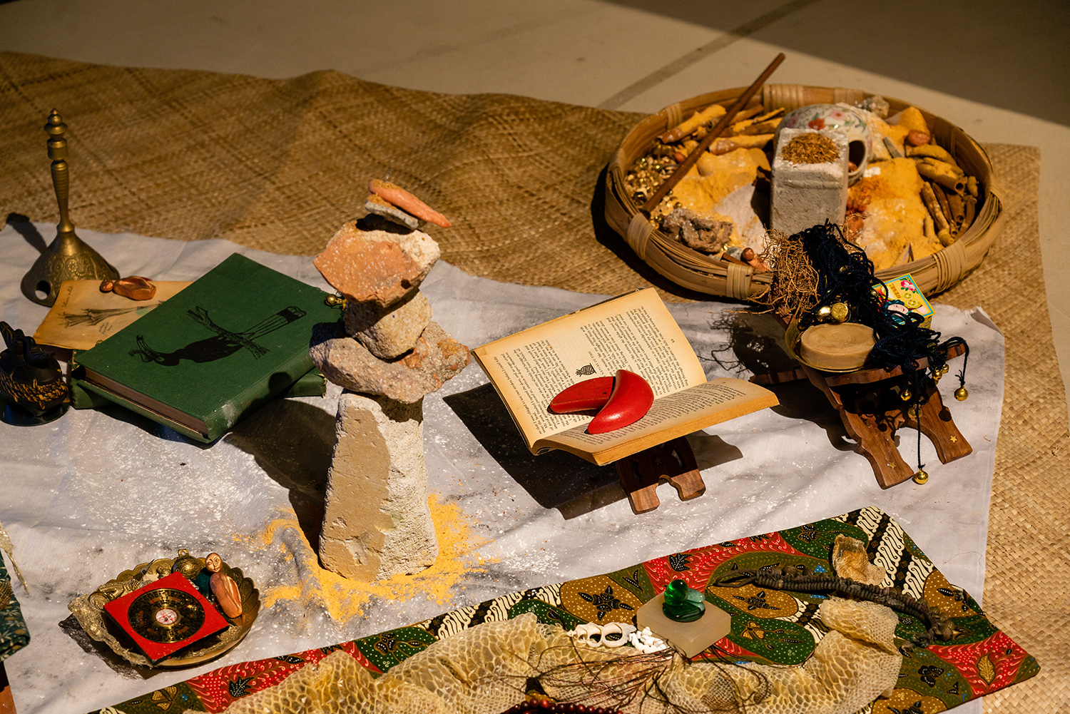 Haunted House: ‘Between the Living and the Archive’ – Review - ArtReview